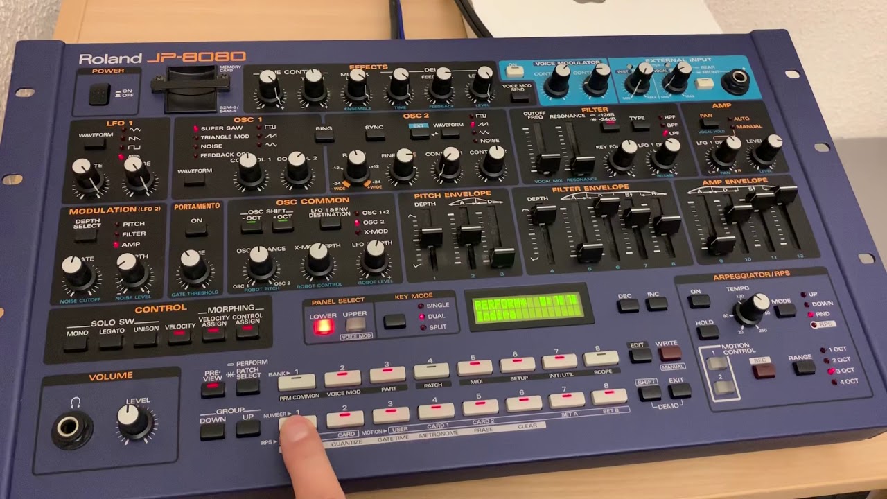 Roland JP8080 Demo rapida DGM - YouTube