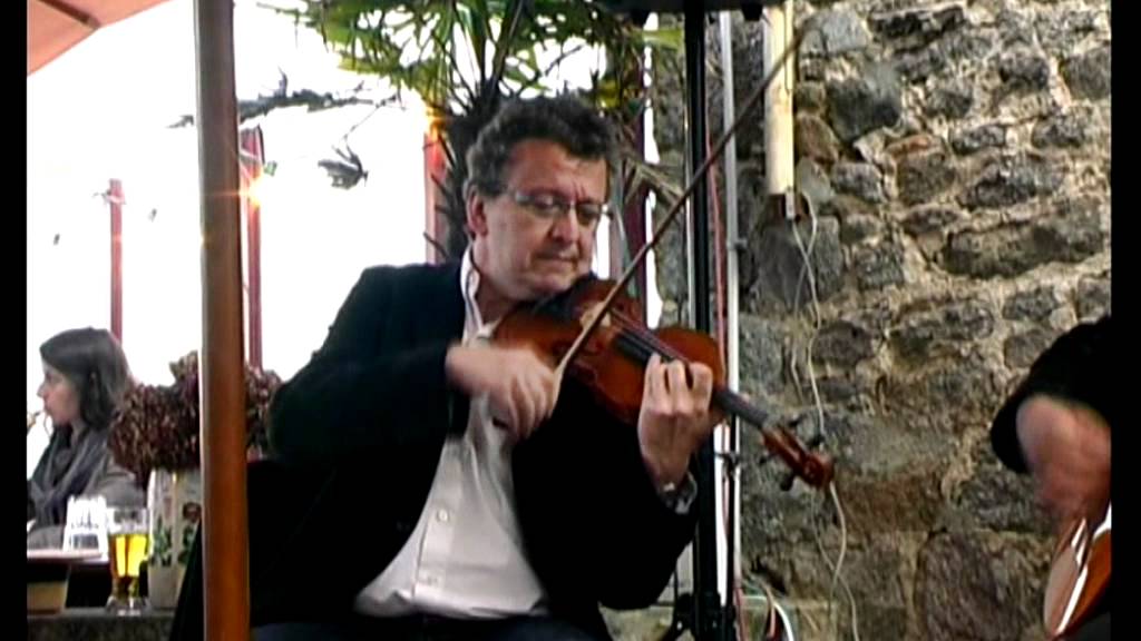 Edzo & Mayo Hubert - YouTube