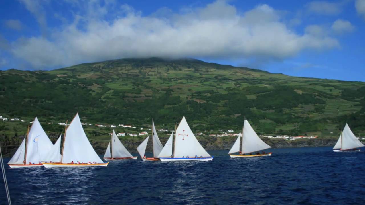 Regatas de Botes Baleeiros na ilha do Pico Açores - YouTube