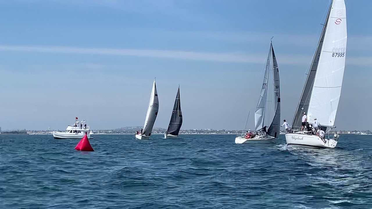 Schock 35 Race 2 start - YouTube
