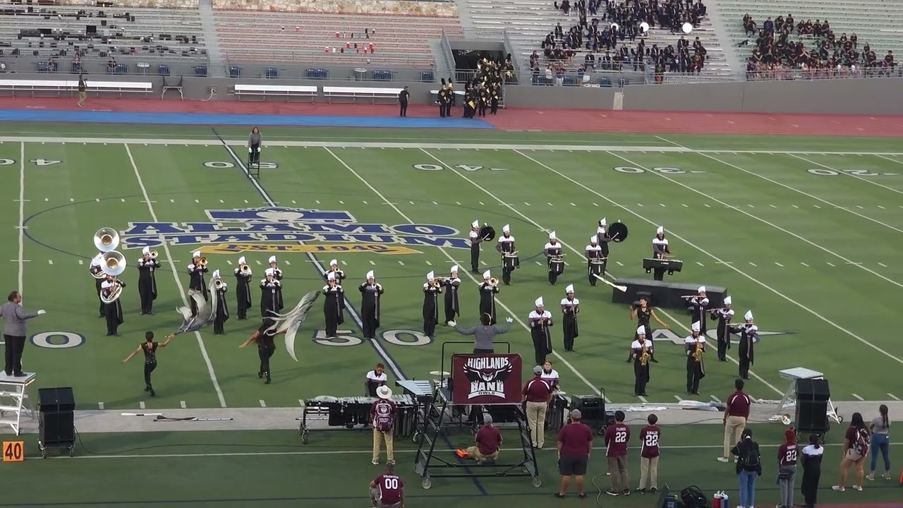 2022-2023 Highlands High School Marching Band SAISD Showcase - YouTube