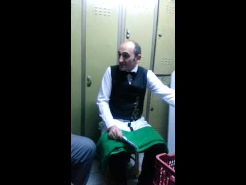 Kebapçı Garson ingilizce Dersi veriyor