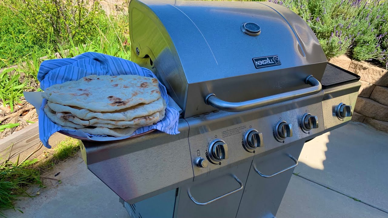Baking Flatbread in BBQ Grill - YouTube