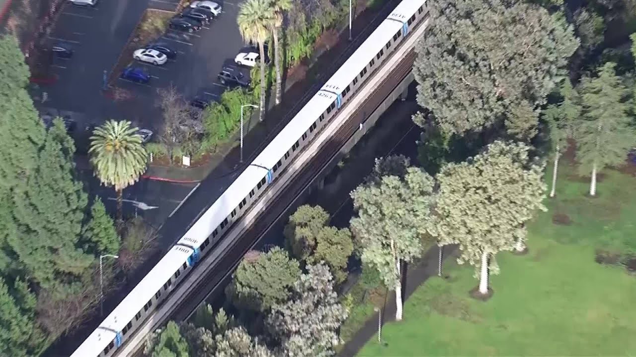 Raw video: Aerial view of disabled BART train in Concord - YouTube