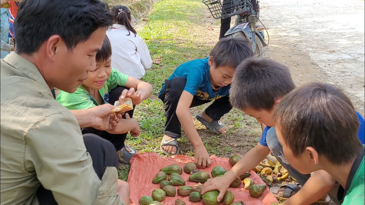 Orphan Boy two boys went to school, I went to pick wild fruits. sell ...