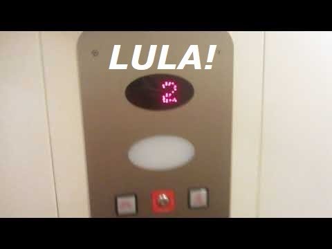 National Wheel-o-Vator hydraulic "elevator" at Sapp Bros travel center ...