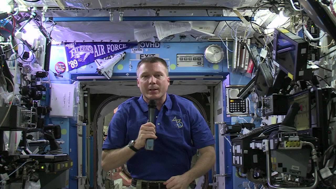 Yuri’s Night Greeting from Expedition 43 Commander Terry Virts - YouTube