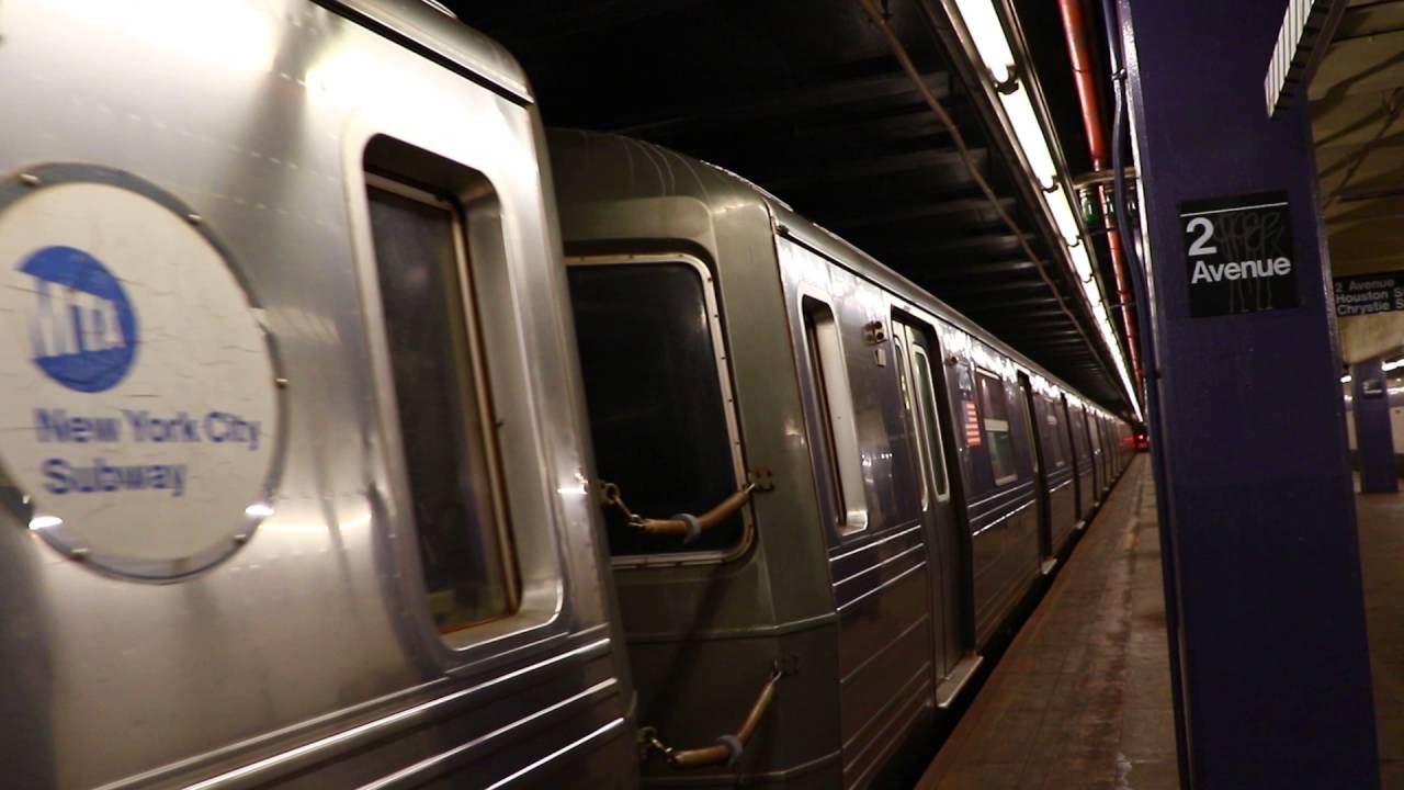 MTA New York City Subway : Mixed Train Of R68s & R68As Departing From ...