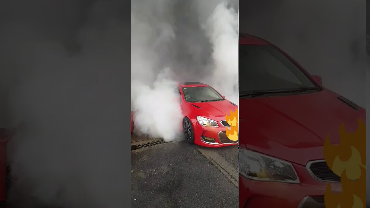VF commodore ls3 burnout - YouTube