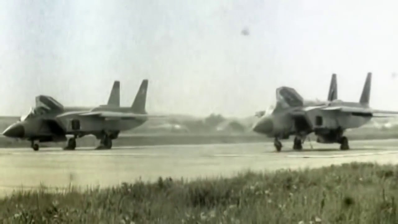 Як-141 Yak 41M Soviet supersonic VTOL fighter - YouTube