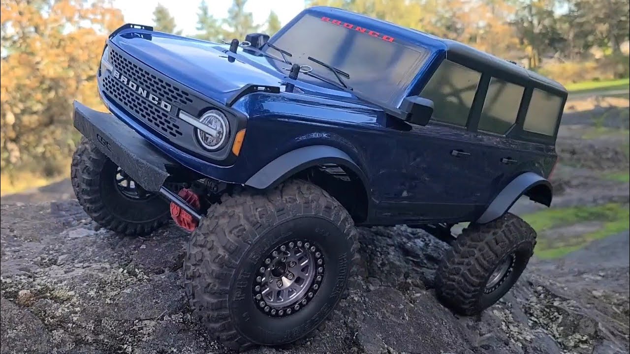 Proline Bronco 4 door on Axial Scx10.2 - YouTube