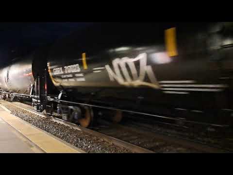 Crew change! BNSF 8752 West H-GALKCK 2/23/24. - YouTube