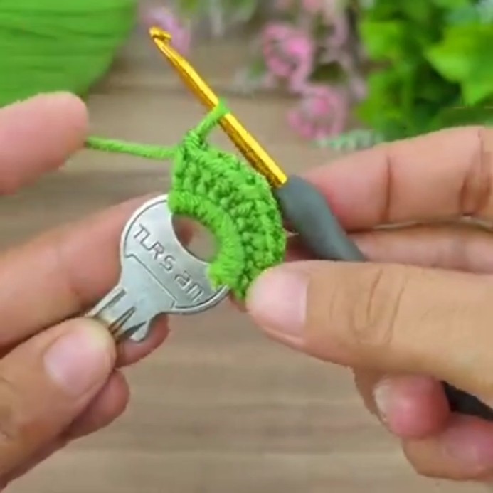 Wow 😲👌 beautiful crochet keychain making idea with woolen # ...