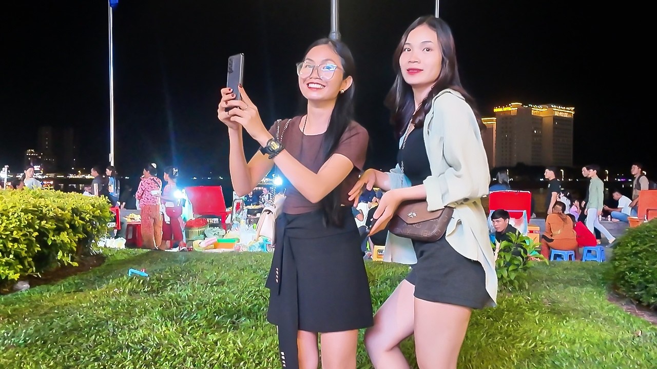 Phnom Penh Locals: Best Sunday Moments Riverside - YouTube