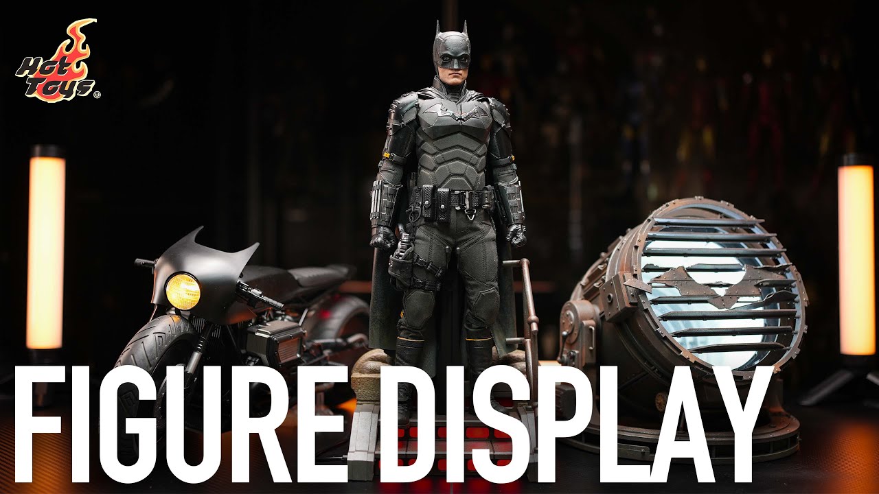 *FIRST DAY LOOK* Hot Toys 1/6 Scale The Batman Figure Display - YouTube