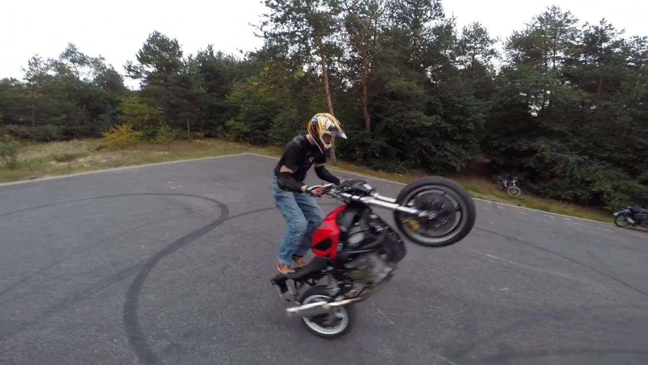 CBR F4i stunt puławy - YouTube