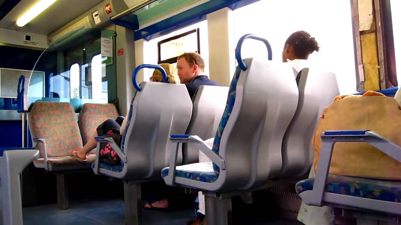 Commuter train from Cascais to Lisbon. Электричка в Лиссабон - YouTube