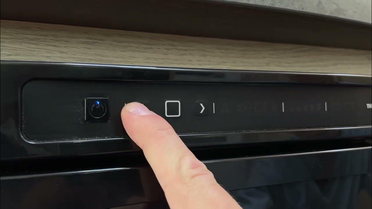 HowTo: Camper Kühlschrank Thetford N3000 A Serie, Gashaupthähne und Fenster Dometic Sunlight ...