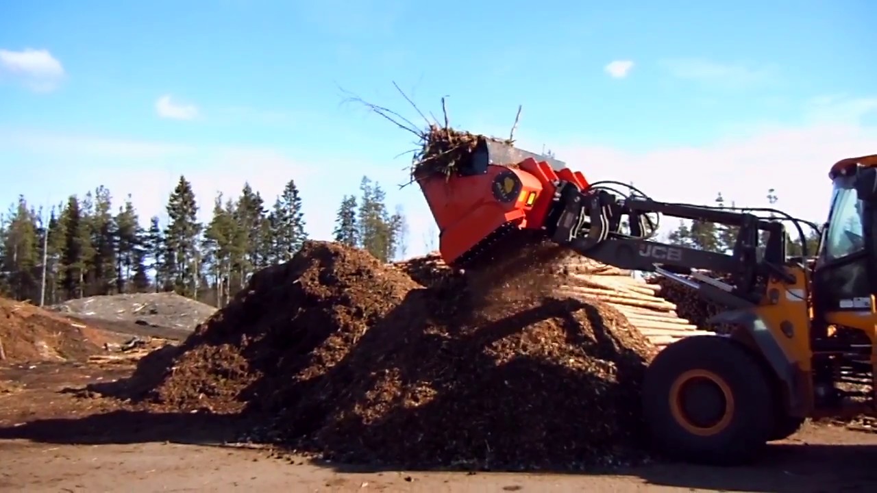 ALLU Transformer Screener Crusher - Screening Bark for Bulking Agent in ...