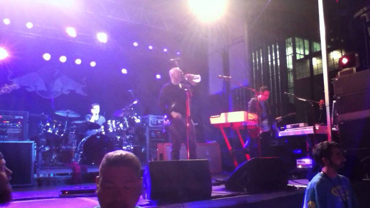 Smashing Pumpkins SXSW - Crowd sings Happy Birthday to Billy - YouTube