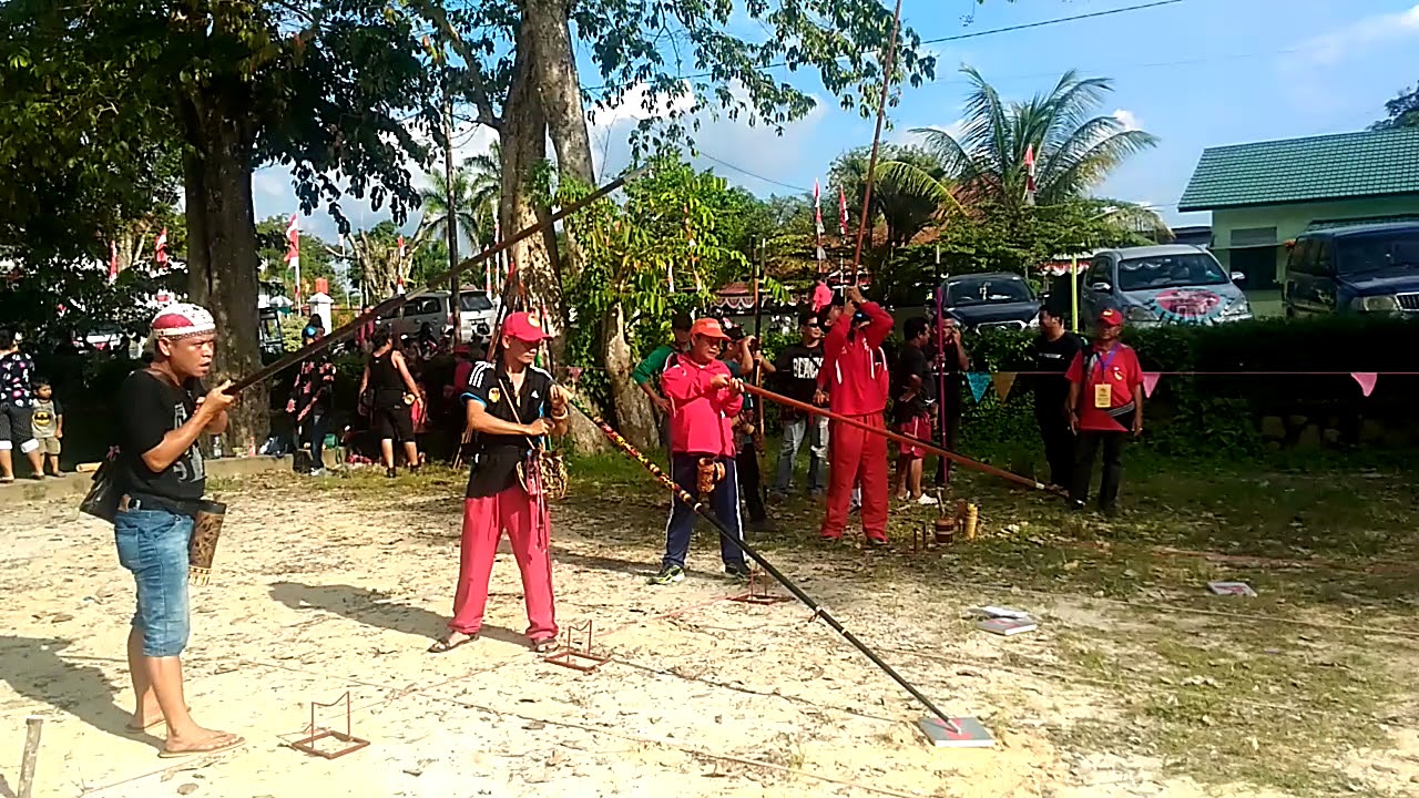 SENJATA DAYAK, LOMBA SUMPIT DAYAK TINGKAT PROVINSI - YouTube