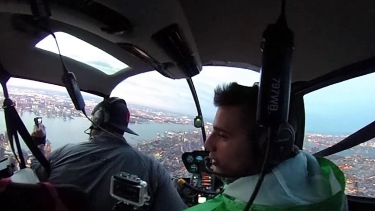 Helicopter flight over NYC - 360 View BTS - YouTube