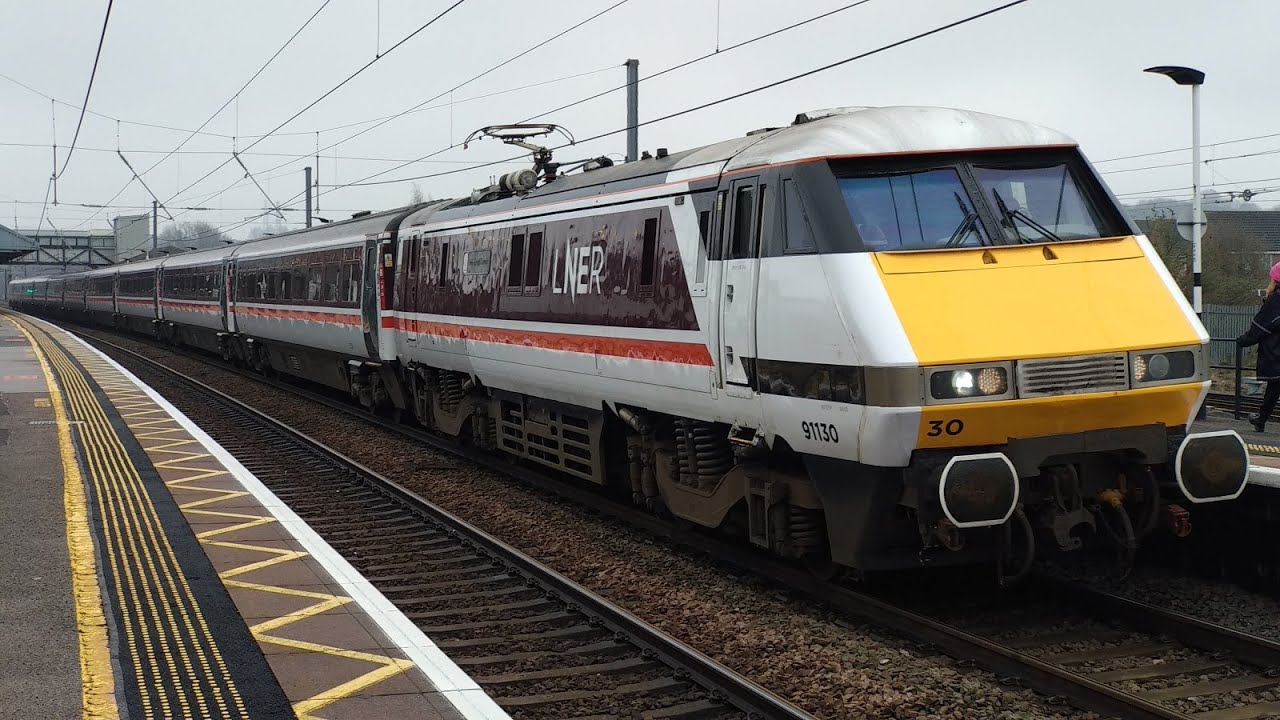 LNER 91130 'Lord Mayor of Newcastle' - 1N81 0906 London Kings Cross ...