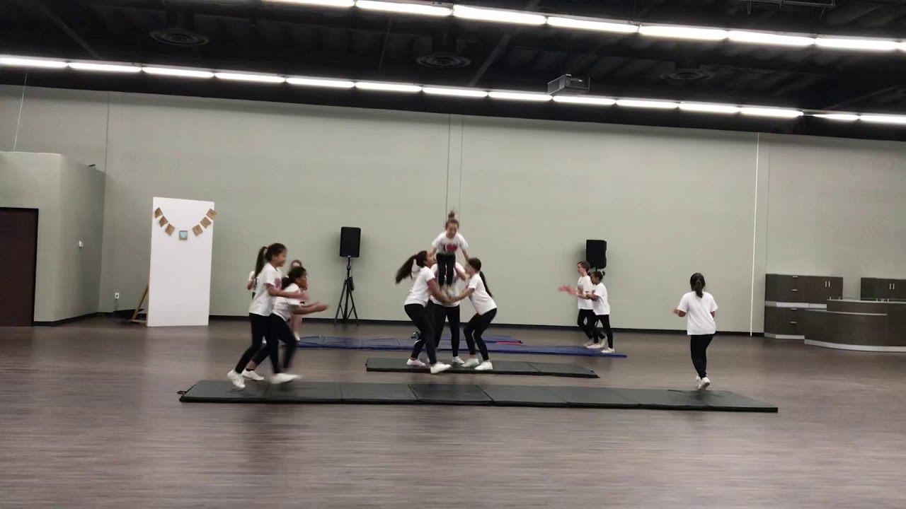 Brea Pop Warner level 2 medium cheer routine - YouTube