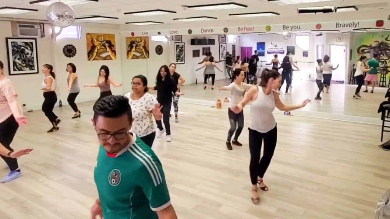 Salsa Caleña Footwork- Colombian Style Salsa Open Level at Free Spirit ...
