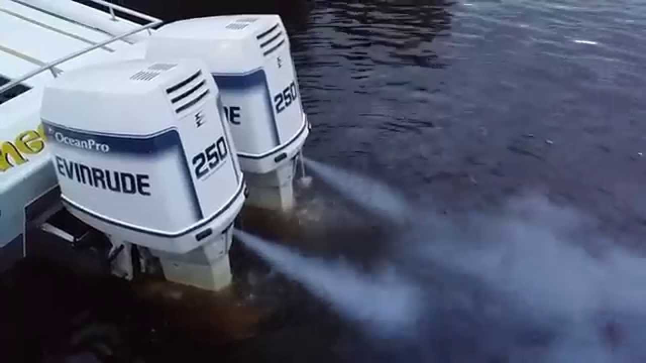 Wellcraft Scarab 30ft & Evinrude 250 V8 x2 - YouTube
