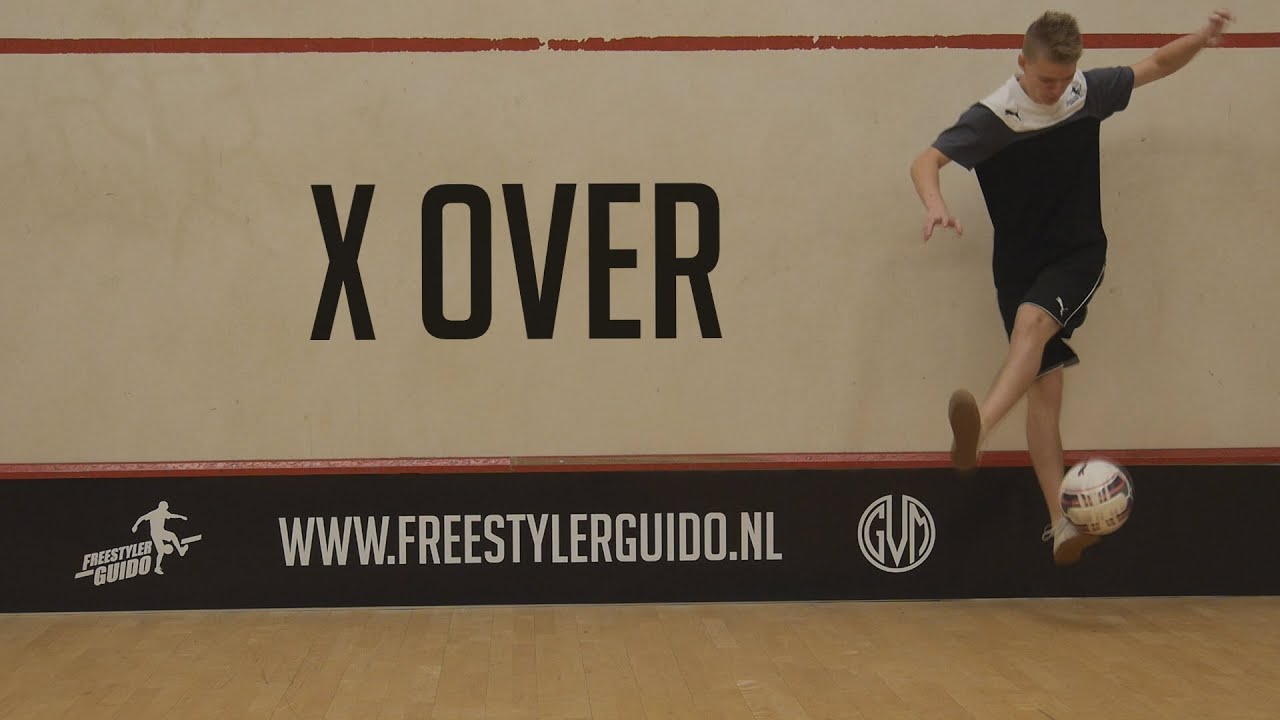 Leer Freestyle Voetbal: X Over - YouTube