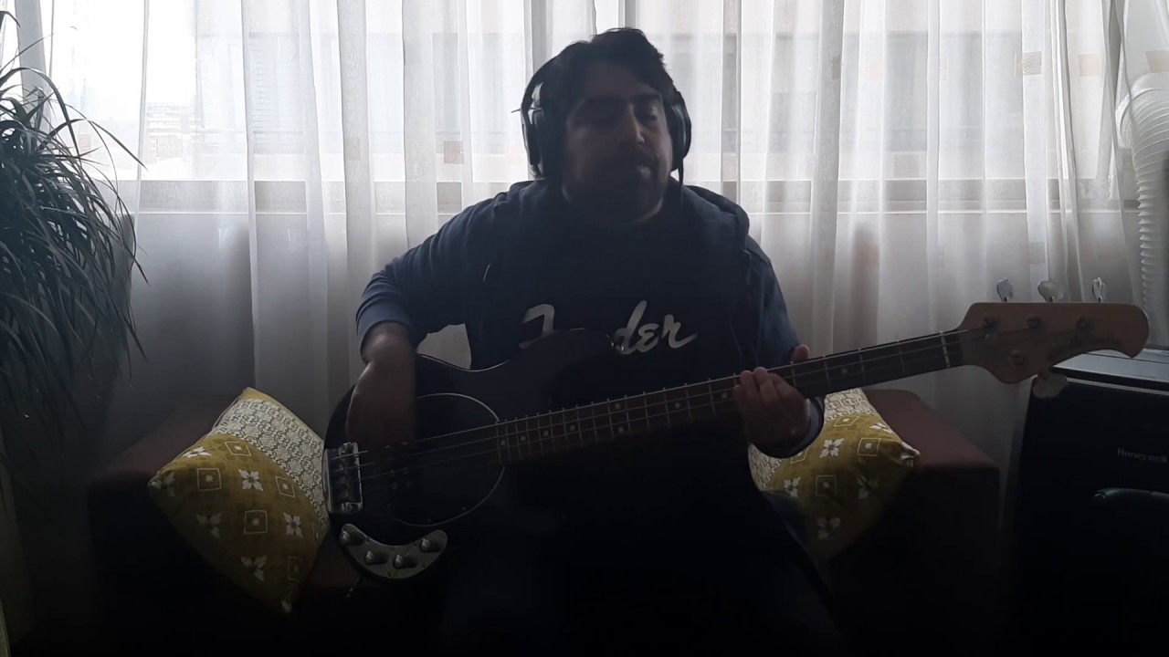 Bass Cover, Hall & Oates - Maneater - YouTube