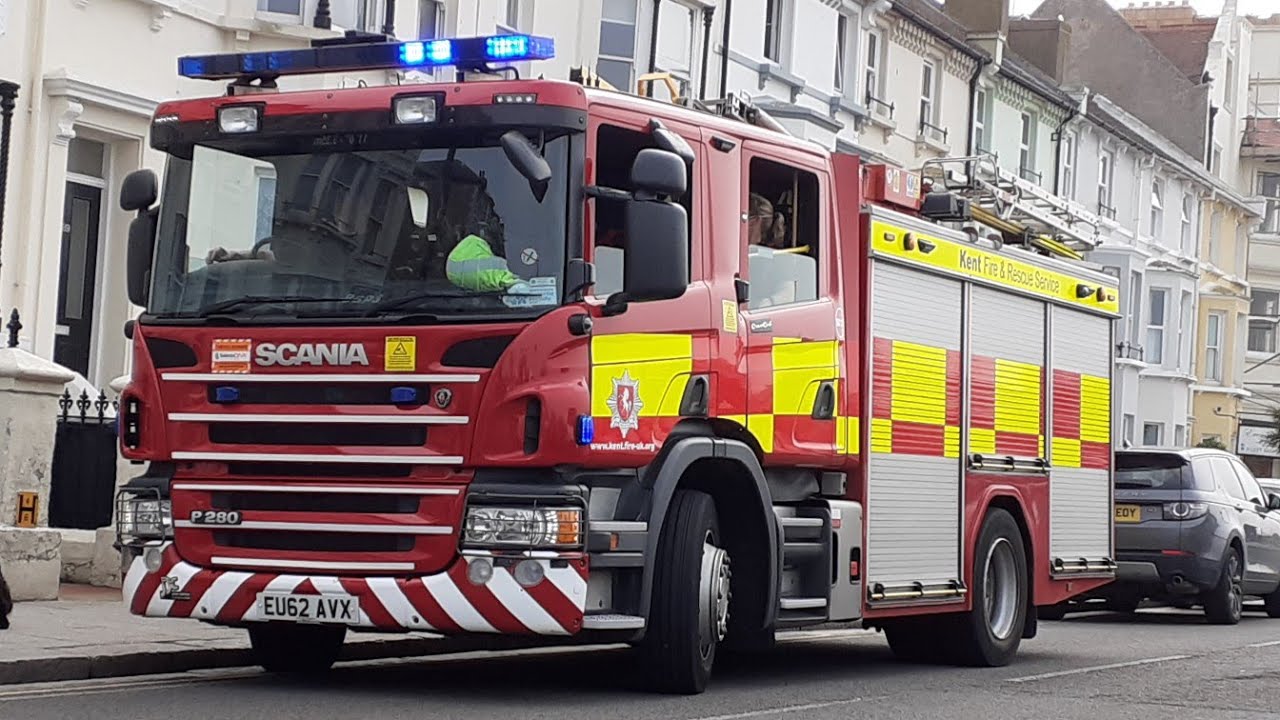 KFRS scania leaving scene in Herne Bay - YouTube