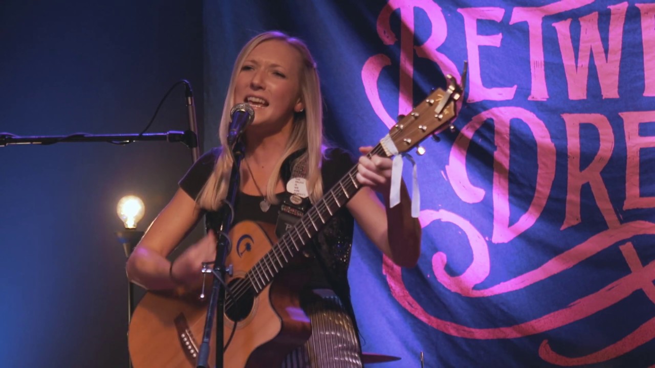 Sarah Mootz "Blue" live from Between Dreams Sessions - YouTube