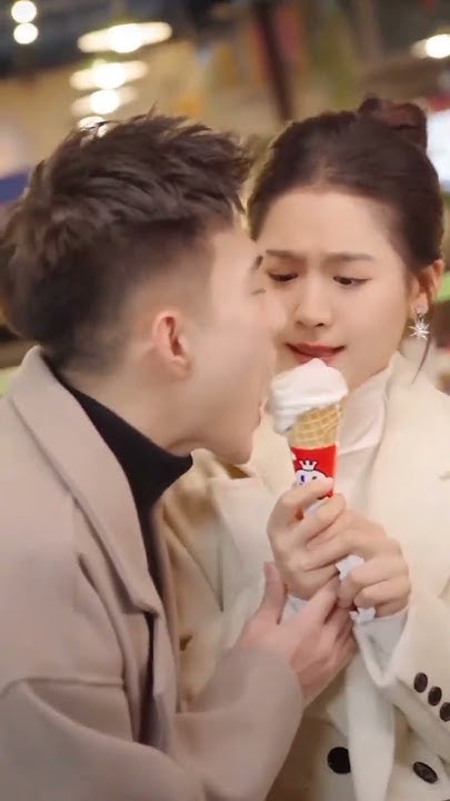 Doux moments de Huang Wenbo et Zhai Yiying Sweet moments of Huang Wenbo and Zhai Yiying #ceo # ...