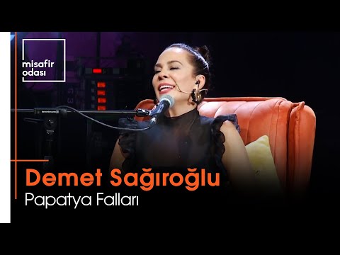 Demet Sağıroğlu - Papatya Falları (Misafir Odası)