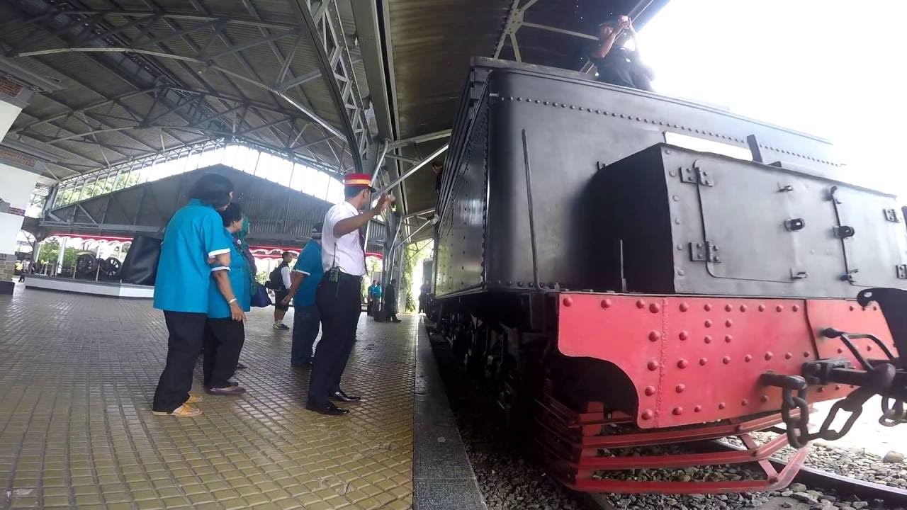 Kereta Uap - Museum Kereta Api Ambarawa - YouTube