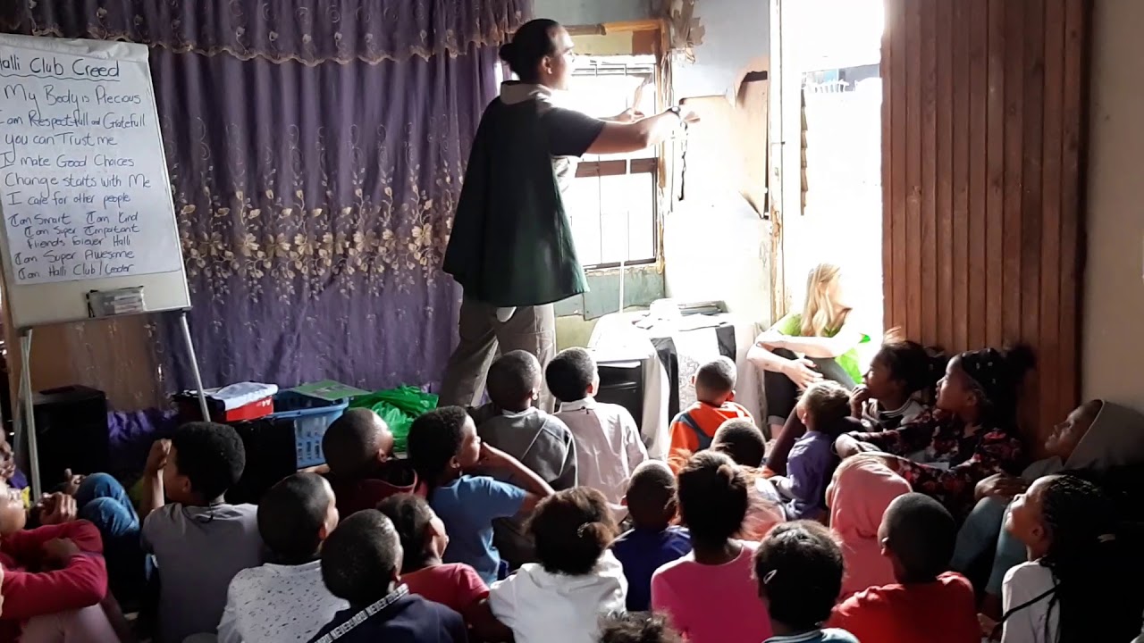 Halli Visit - Halli Club in Smartie Town - Mnr ADT 3 - YouTube