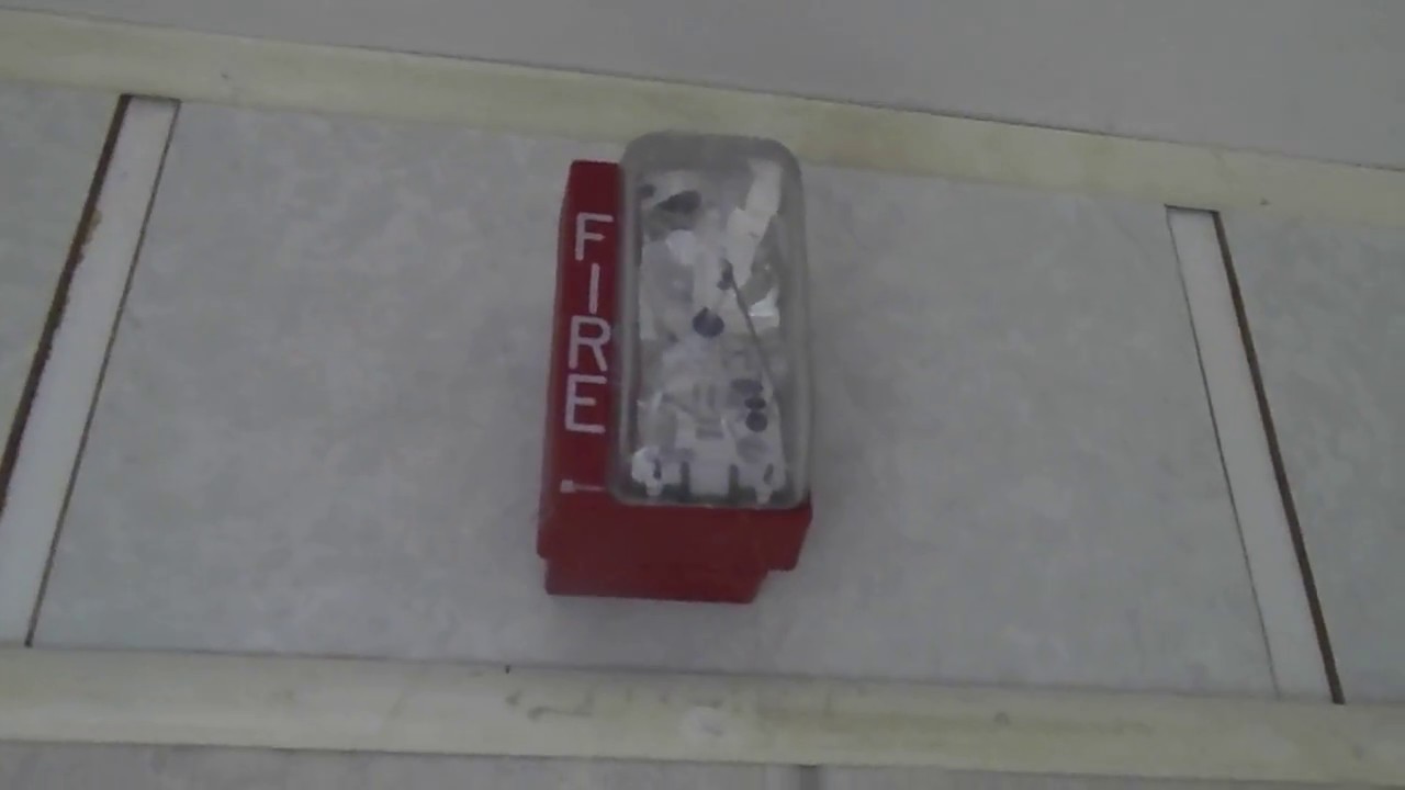 Simplex 4904 Fire Alarm Strobe - YouTube