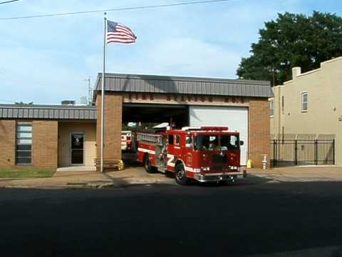 Richmond VA. Engine 6 Staning In For Engine 5 - YouTube