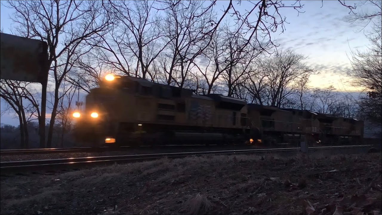 UP Mixed Freight Train - Oakland, MO - YouTube