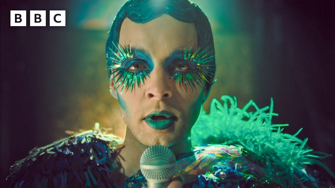 Beautiful performance of 'A Little Respect' ️ | Lost Boys and Fairies ...