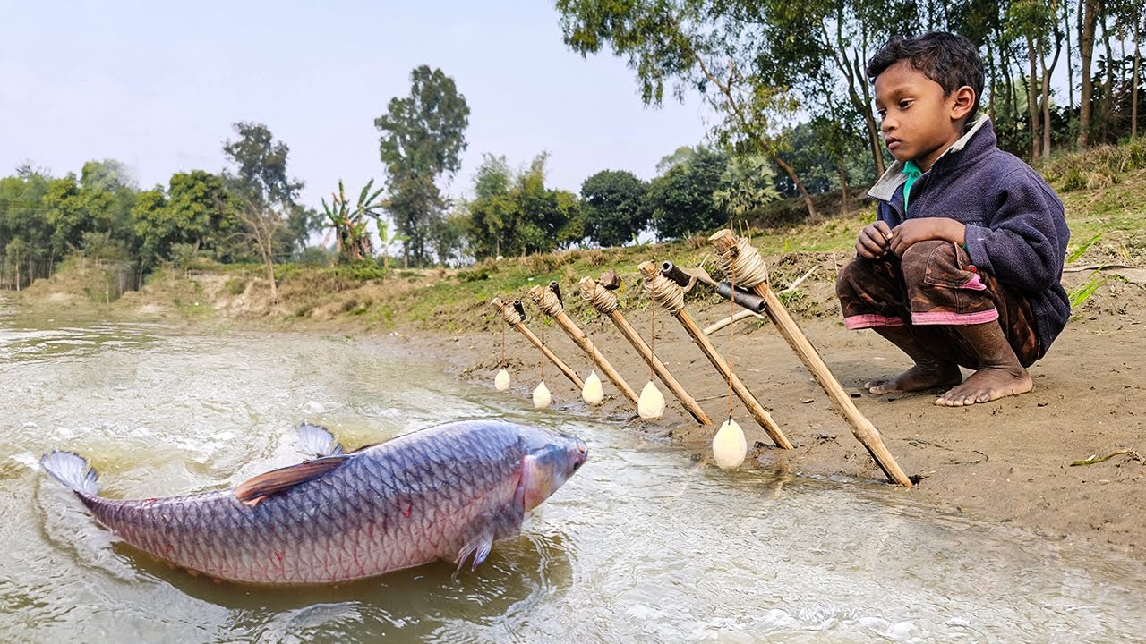 Unique Hook Fishing Technique | Hunting Big Fish By Hook in River ...
