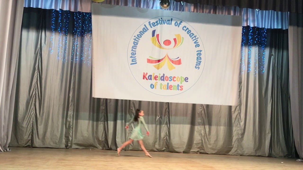 Современная хореография (соло), студия танца "Crystal Dance". - YouTube