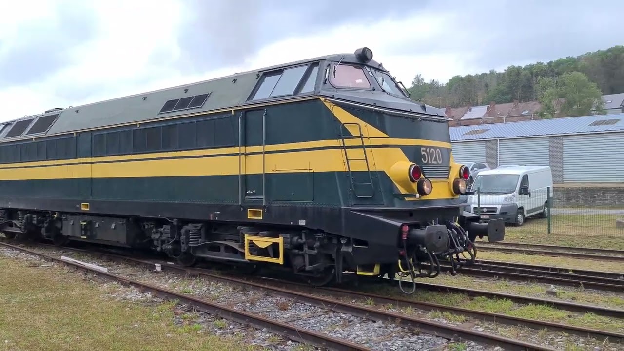 Évolution de la locomotive DIESEL 5120 S.N.C.B. en gare de TREIGNES le 21 juillet 2022 - YouTube