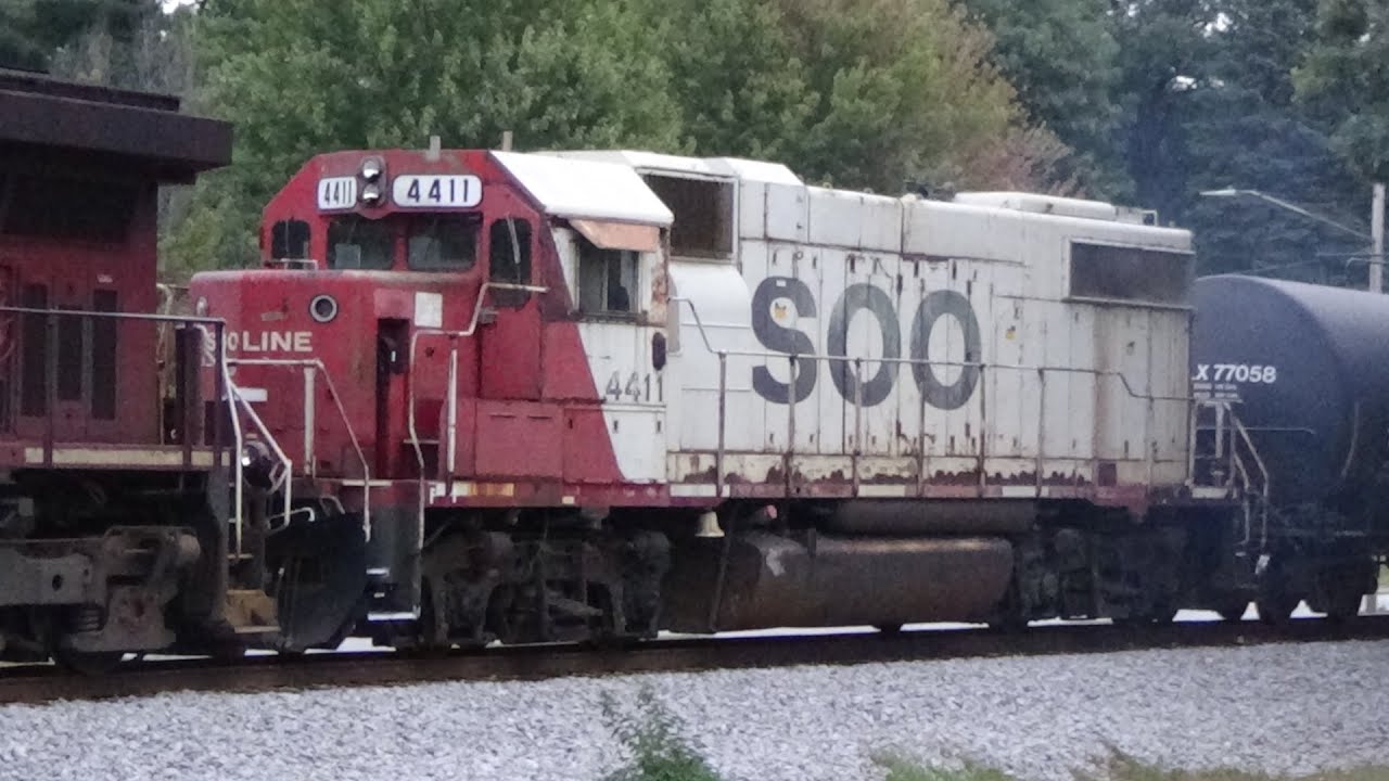 CPKC 260 with SOO 4411 DIT 576 meets 261 plus 253 at West Dave September 6, 2023 - YouTube