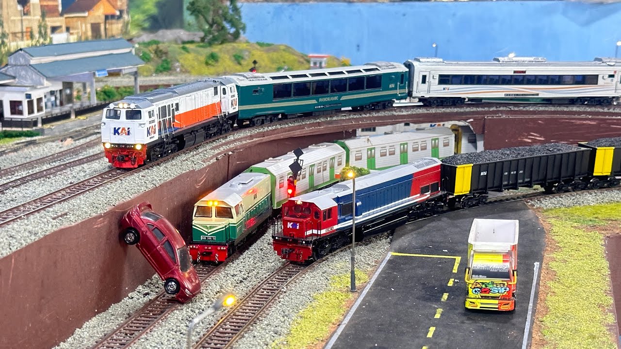 Merakit kereta api Babaranjang CC202,CC206 KA Lodaya Panoramic & BB306 ...