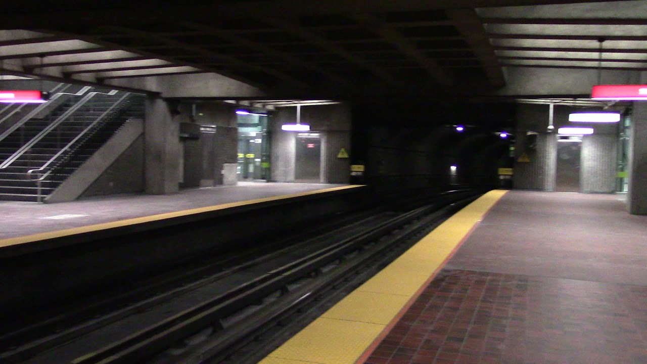 STM Station Viau - YouTube