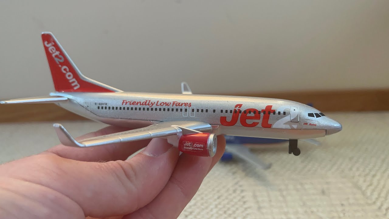 Beautiful DARON JET2 B737 Unboxing and Review! MY NEW FAVORITE 737 ...