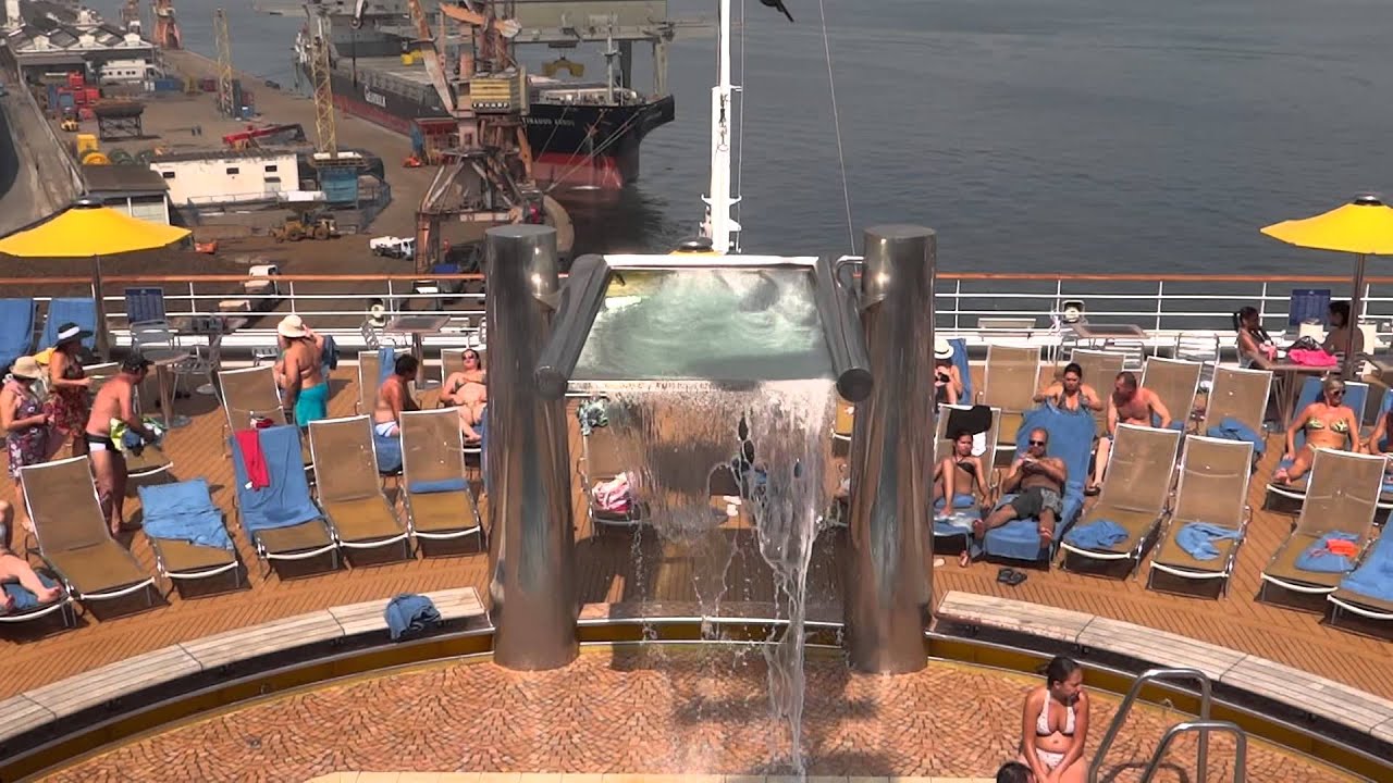 Navio Costa Favolosa - Rio de Janeiro ao fundo visto da Popa do Navio ...